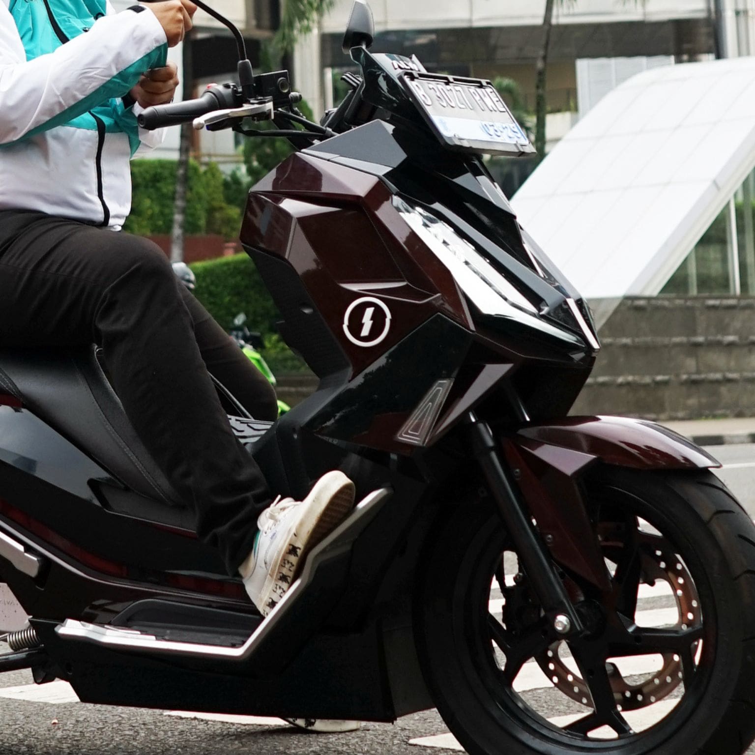 Hemat dan Ramah Lingkungan, Ini 3 Sepeda Motor Listrik serta Harganya ...