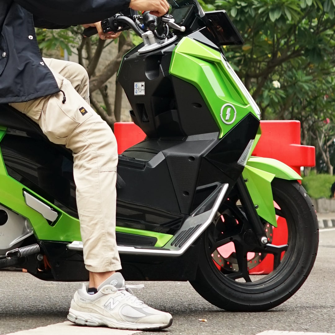 Aman dan Mudah, Ini Tips Cuci Motor Listrik Sendiri di Rumah - Blog ...