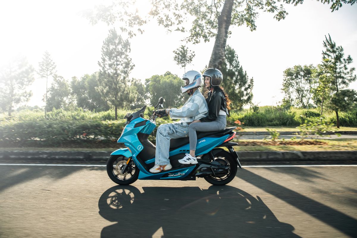 Perbandingan Pengeluaran Motor Listrik dengan Motor Bensin - Blog ALVA Auto